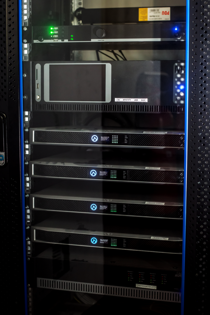 LEA Amps Power Fine Dining Experience In Dubai – Generation AV