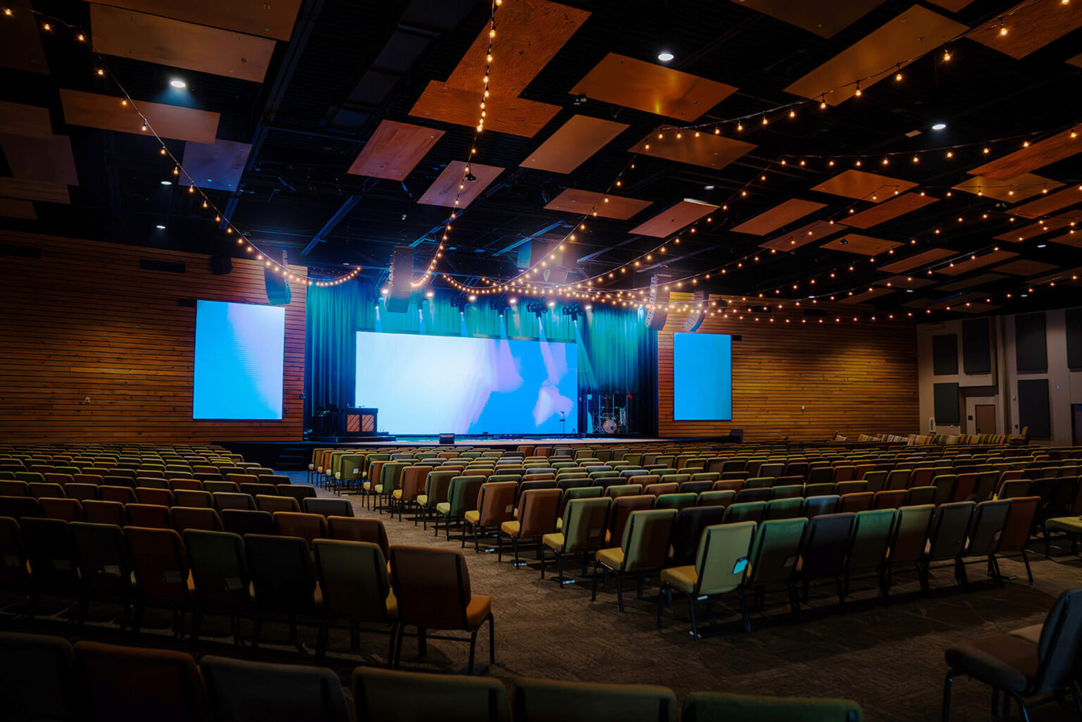 STONEGATE CHURCH EMBRACES MARTIN AUDIO WPS FOR TOUR SOUND QUALITY IN ...